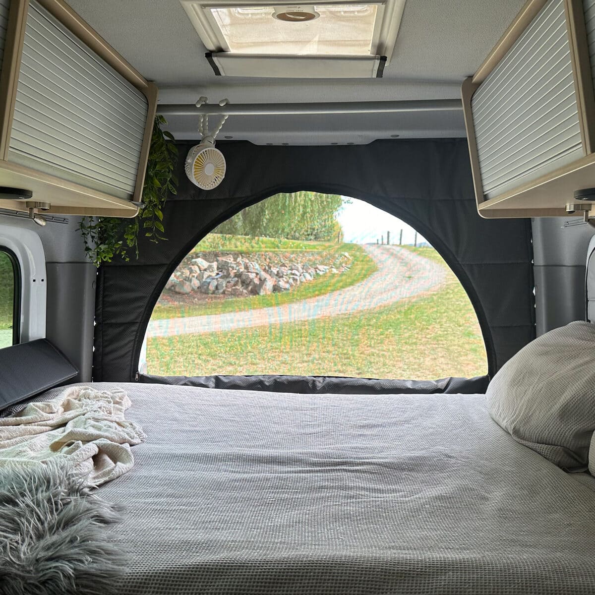 Sprinter Van - Rear Door Thermal Insulated Blanket w/ Screen